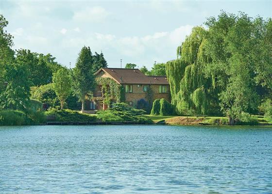 York Lakeside Lodges - holiday lodges in North Yorkshire. York Lakeside ...