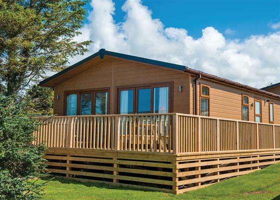 Fishguard Bay Resort - holiday lodges in Dyfed with hot tub. Fishguard ...