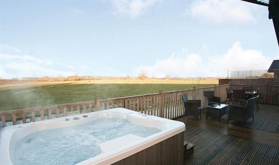 Raywell Hall Country Lodges - Cottingham, Raywell, Beverley | Self ...